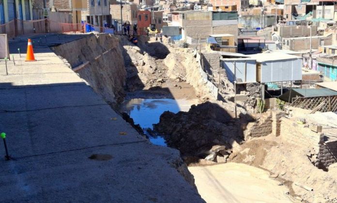 SAN FRANCISCO: MUNICIPALIDAD ROMPE TUBERÃ A MATRIZ DE AGUA POTABLE EN ...